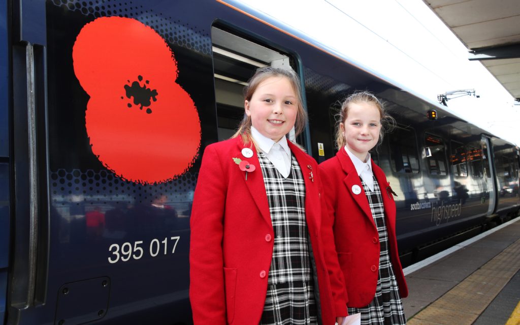 HIGH SPEED WW1 HISTORY LESSON FOR PUPILS ON-BOARD POPPY TRAIN - London Post