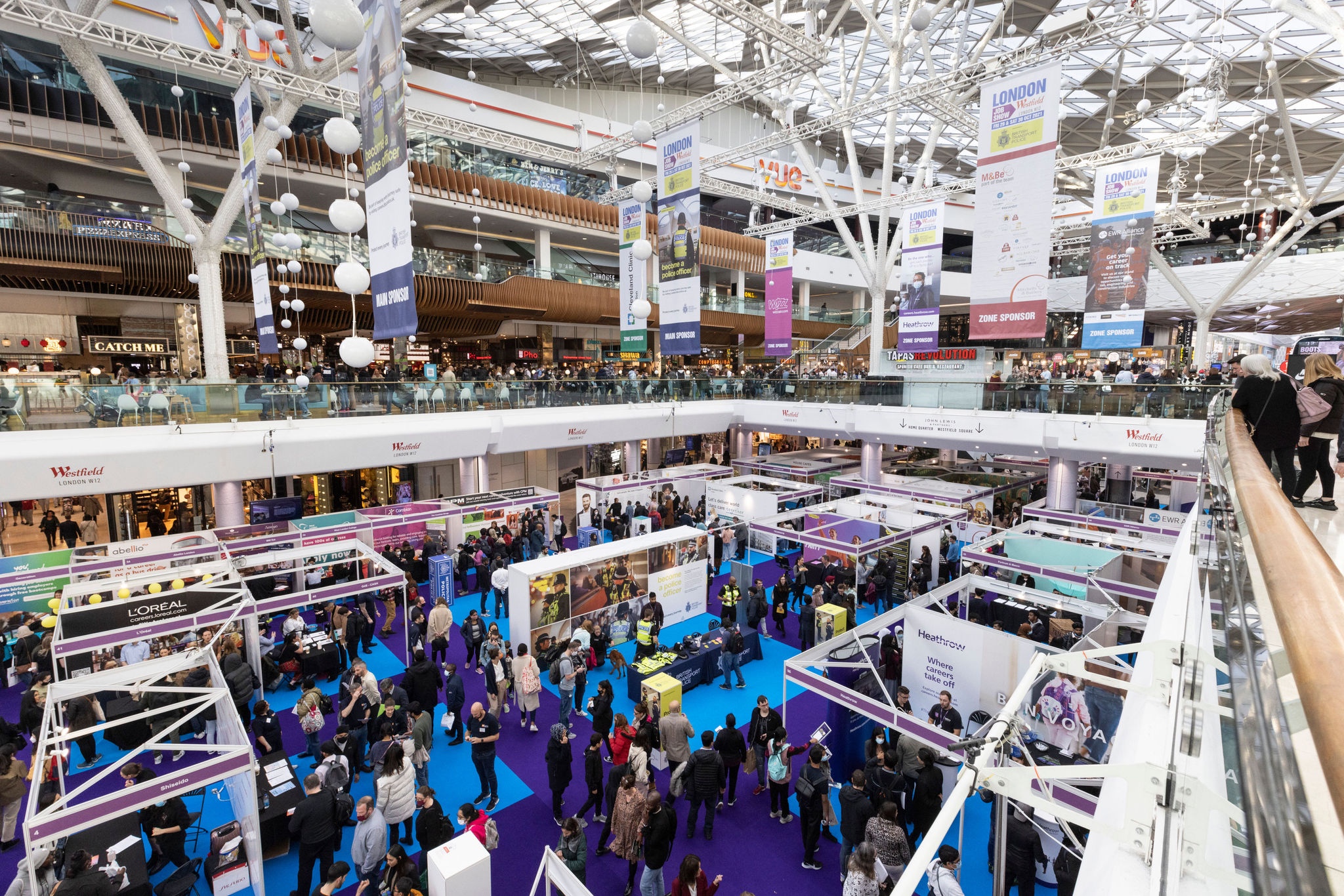 Top Tips for Presenting Your Brand Professionally at Trade Shows ...