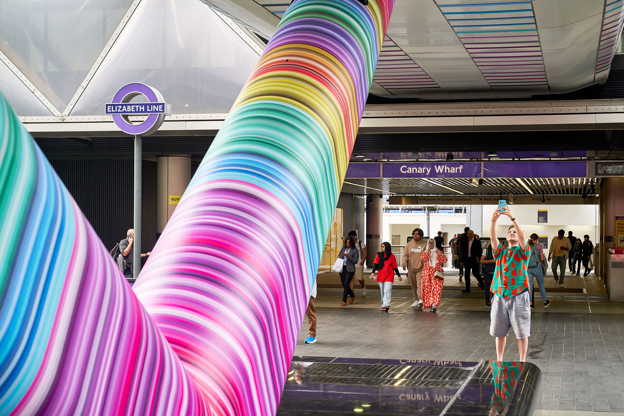 Permanent art installation unveiled at Canary Wharf to celebrate London ...
