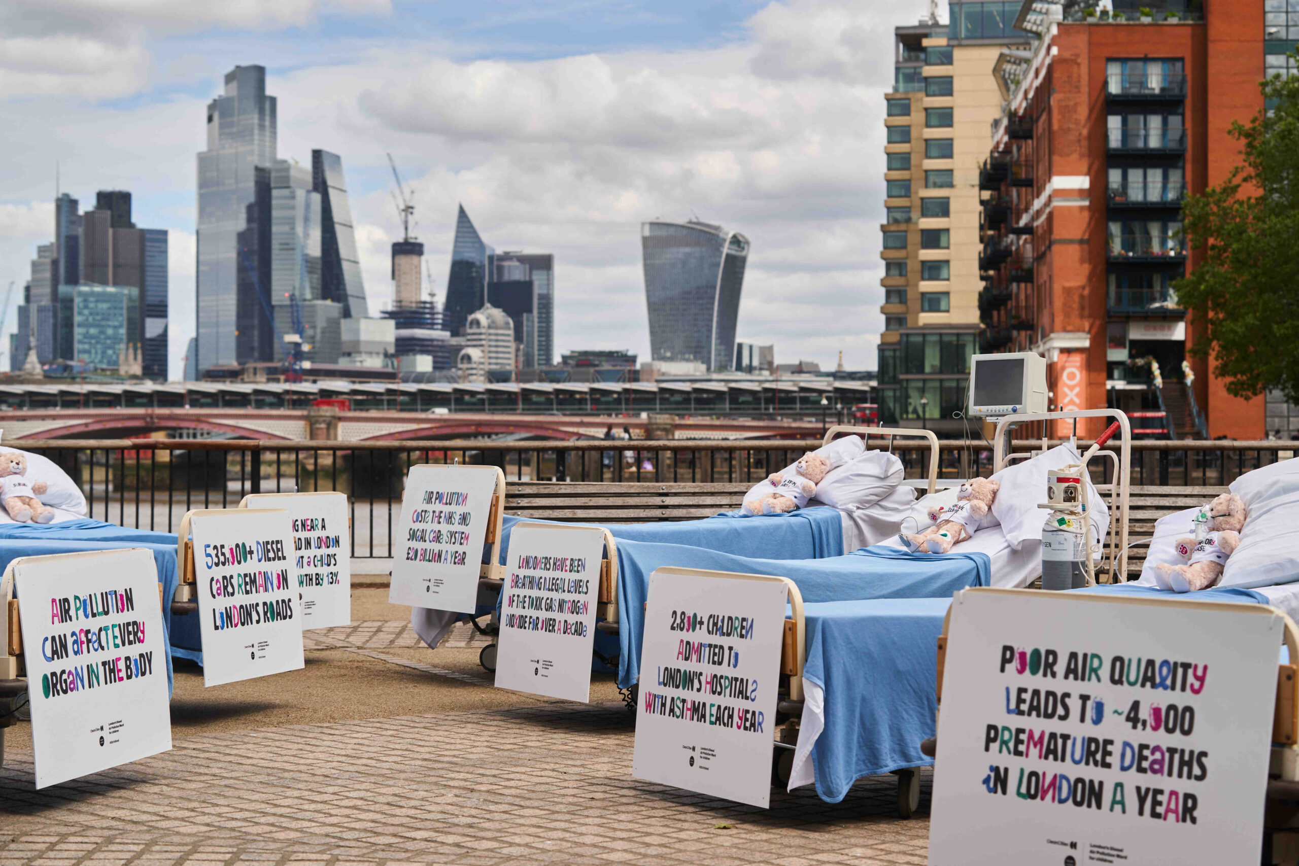 World’s first diesel air pollution ward appears on the Southbank ...