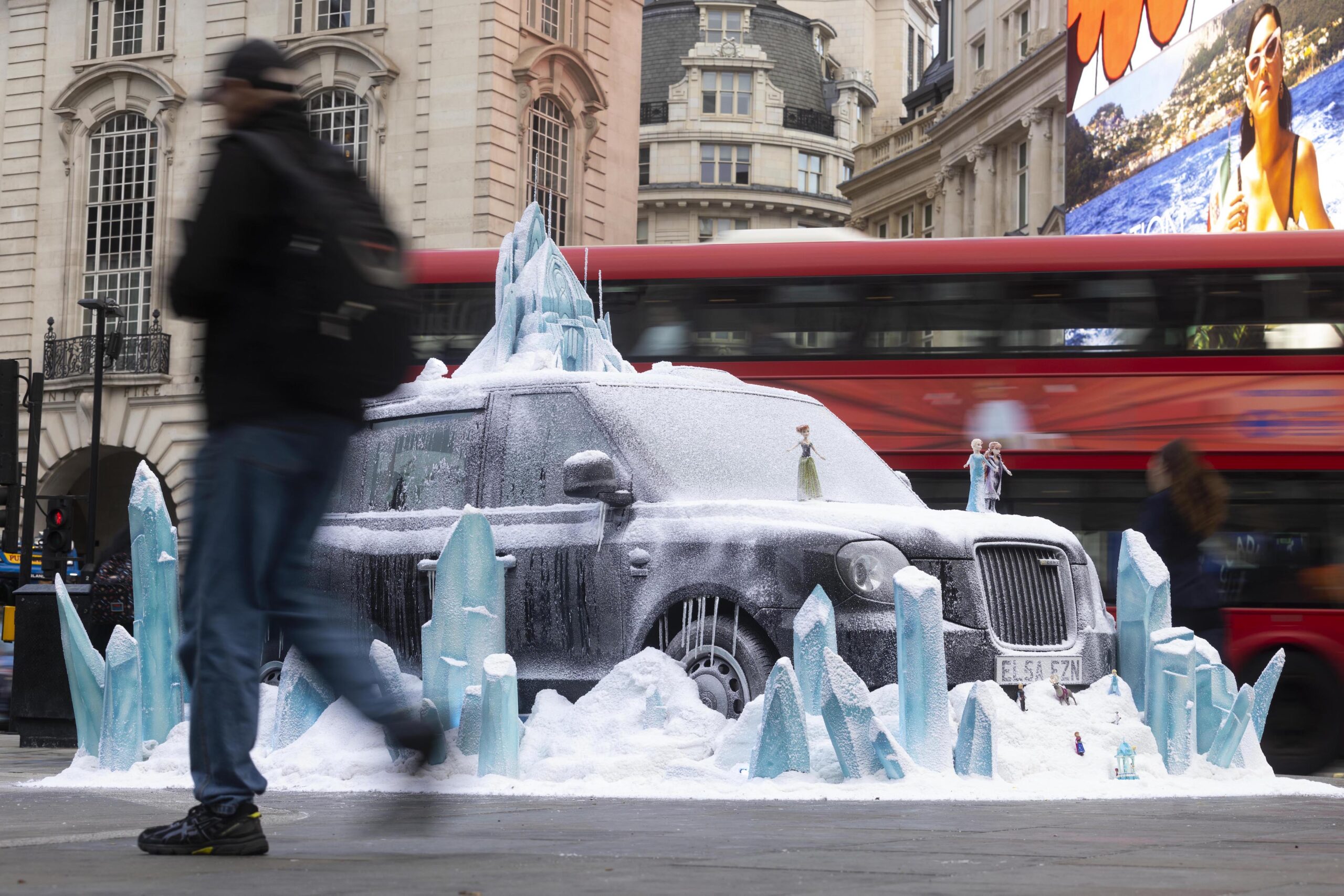 London ‘Frozen’ over to celebrate 10 years of the hit Disney film ...