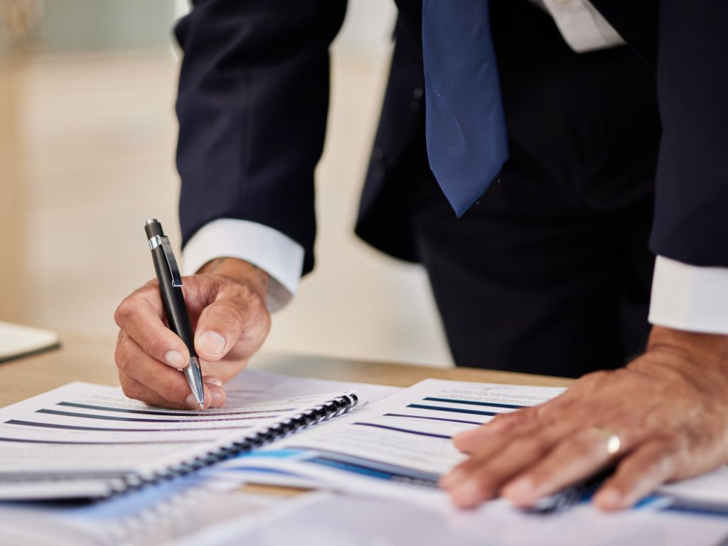 How Should You Make Informed Financial Decisions [11 Tips] - London Post