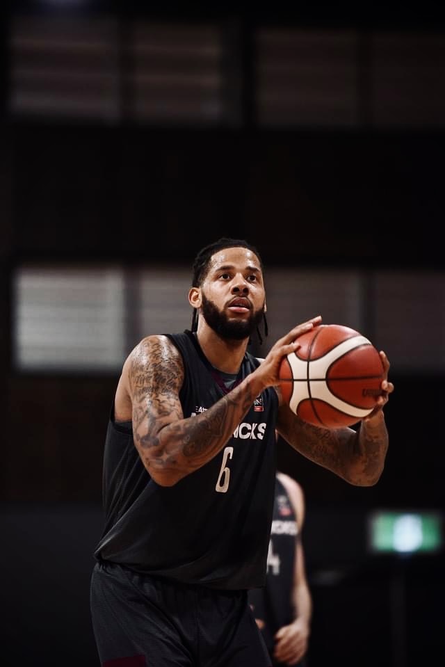 Former professional basketball player with stage four cancer, passes on ...