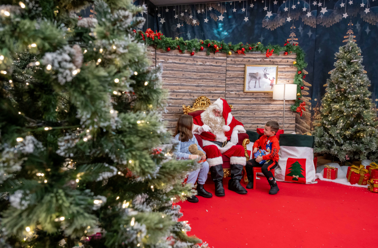 Tickets now available for Ealing Broadway's popular Santa's grotto ...