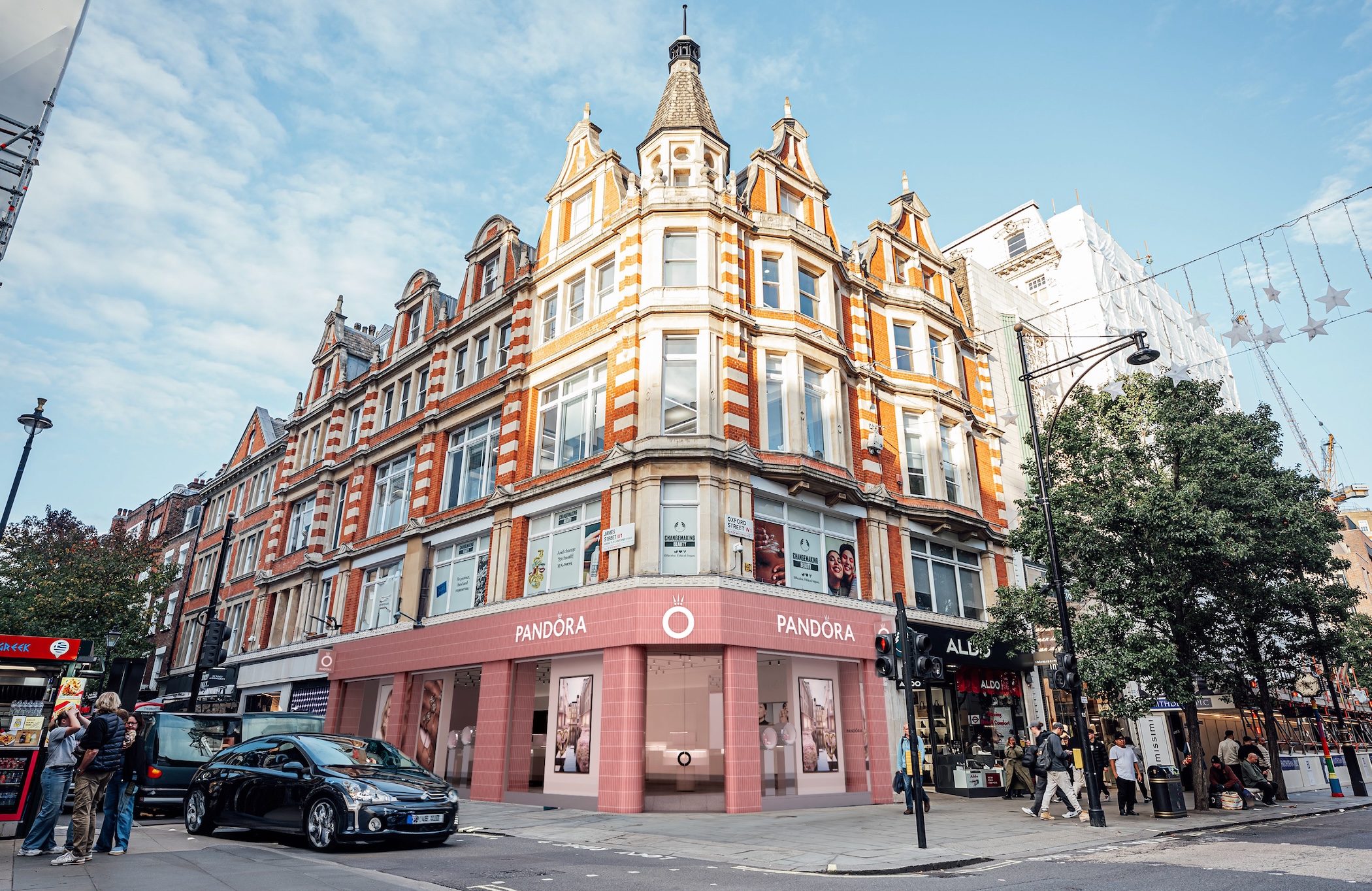 Pandora unveils new Oxford Street West store - London Post