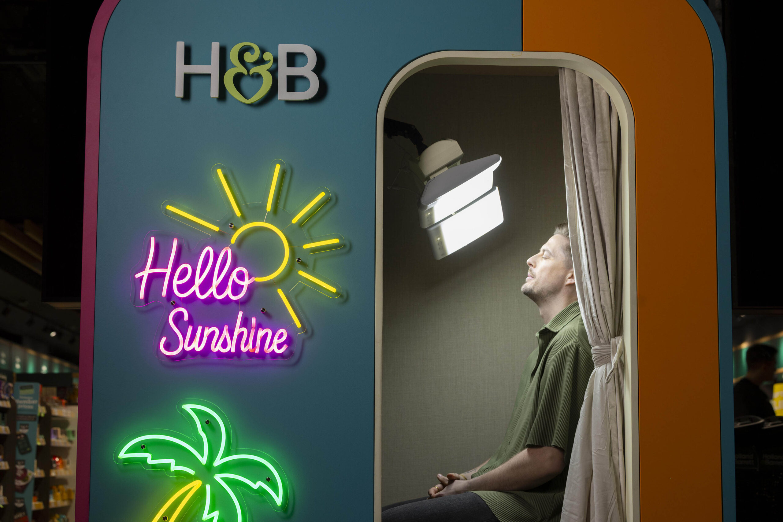 Holland & Barrett Launches “Sunshine Booth” to Brighten Marble Arch This November - London Post